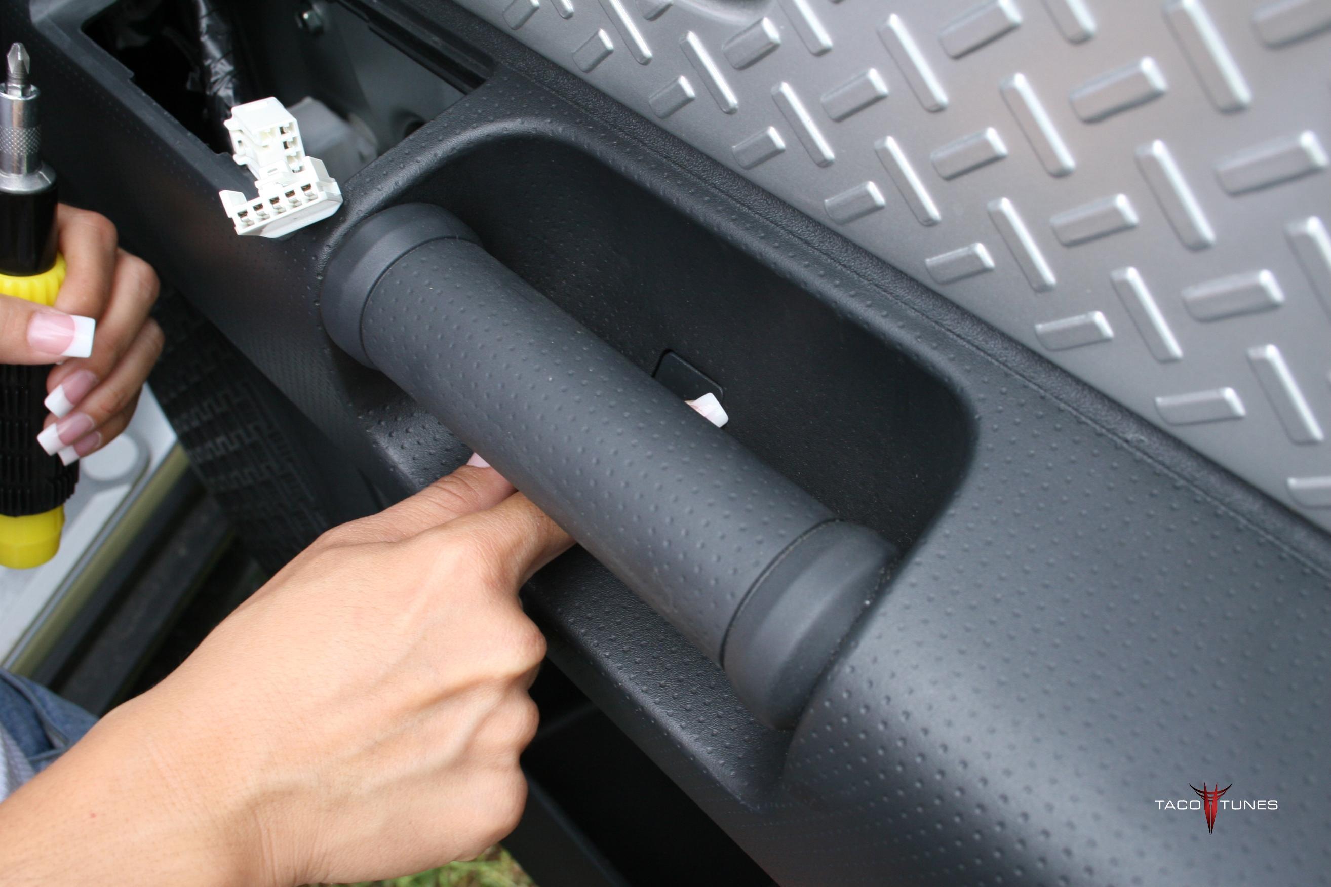 How to install speakers in FJ Cruiser and remove door panels - Taco ...